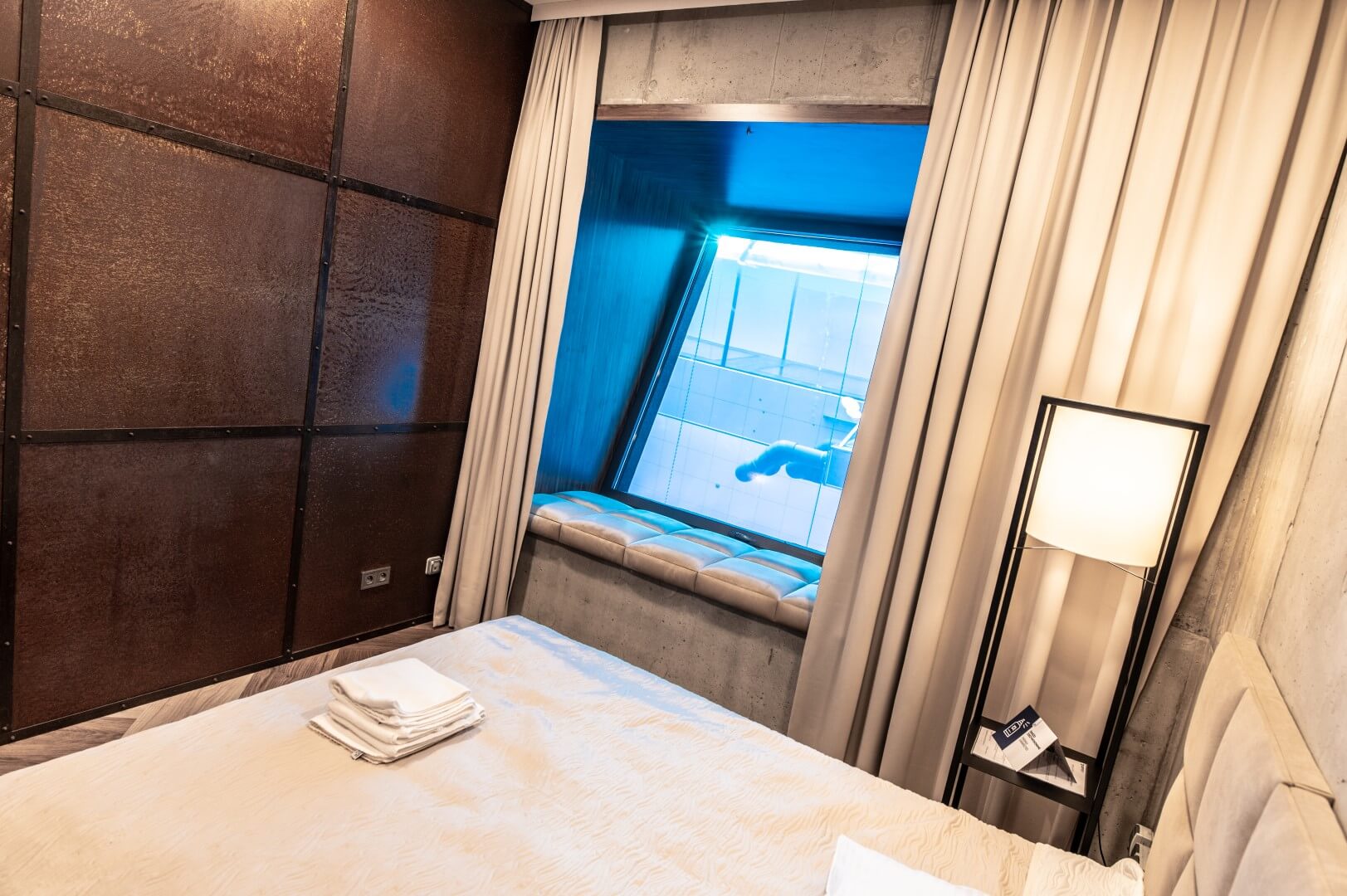 A NIGHT IN AN UNDERWATER ROOM